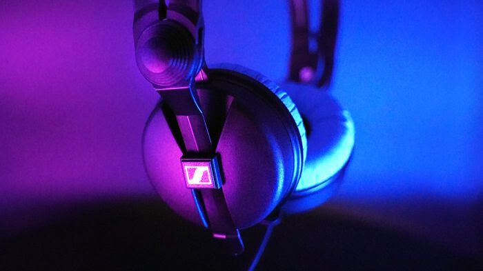 Edição limitada do fone Sennheiser HD 25 Blue disponível no Brasil ...